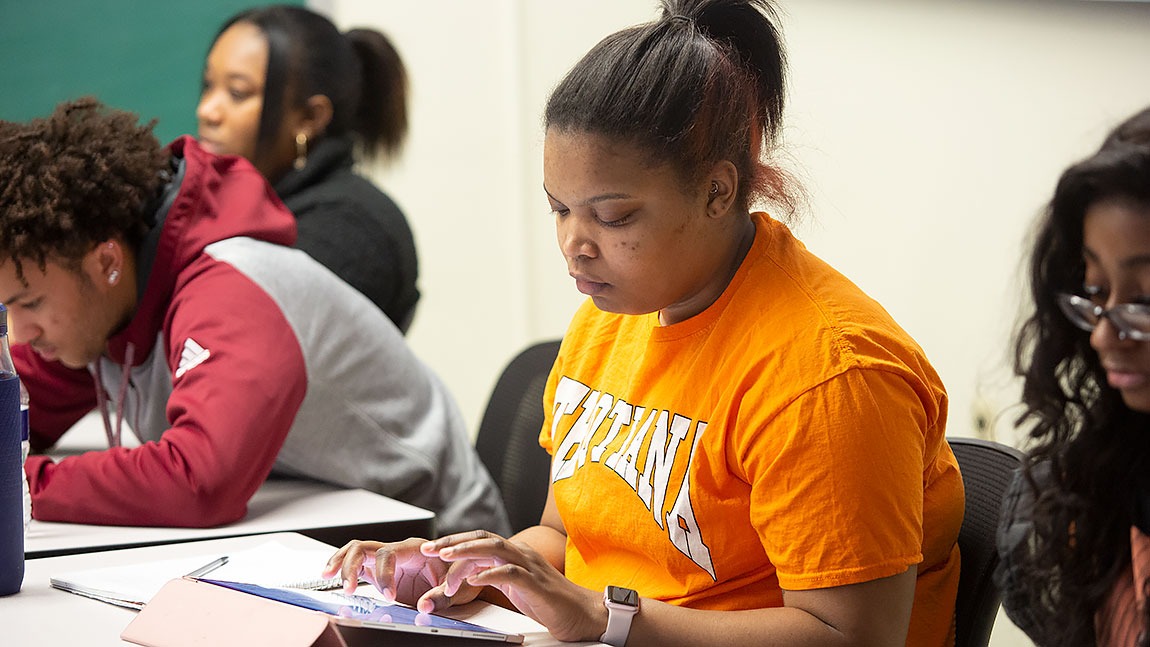 Honors Program - Academic Opportunities - Carlow University